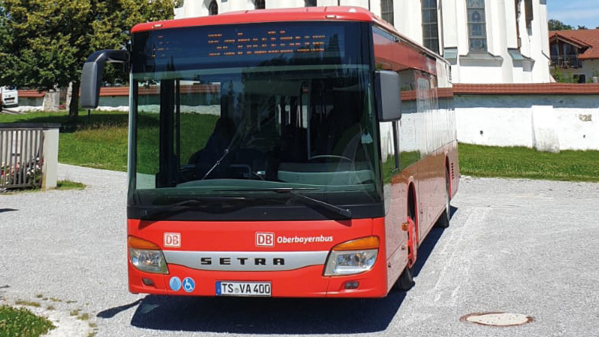 Schulbusse: Sicher in die Schule mit Hövels - jetzt mehr erfahren!